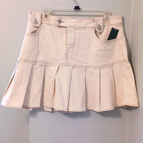 wild fable | Skirts | Wild Fable Size 2 Runs Small More Like A 1 Cream ...